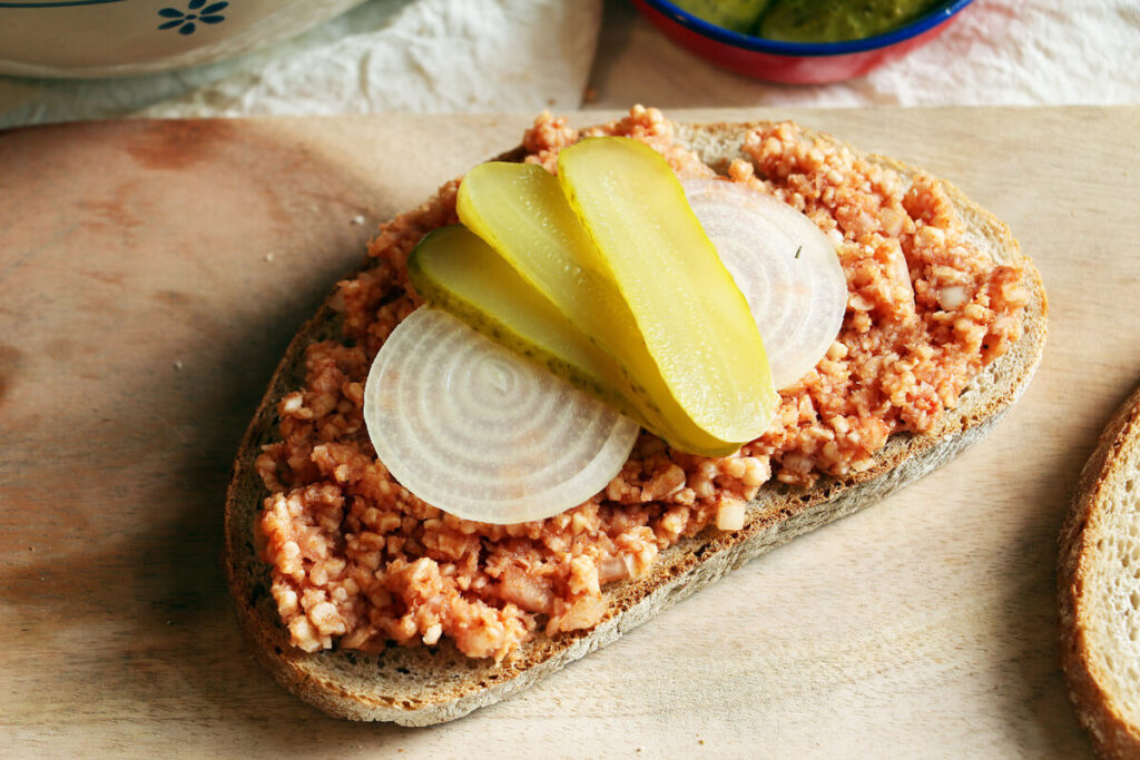 Vegan Mett (German minced pork meat) - Cheap And Cheerful Cooking