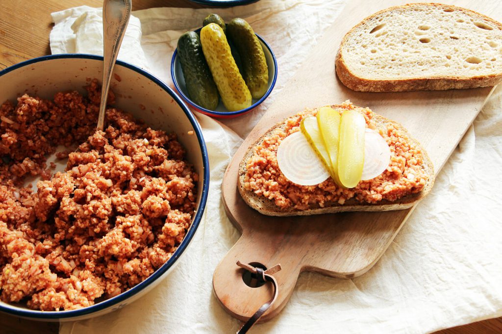Vegan Mett (German minced pork meat) - Cheap And Cheerful Cooking
