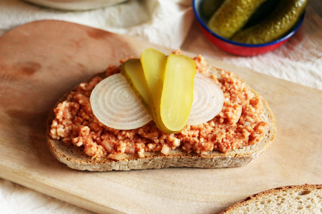 Vegan Mett (German minced pork meat) - Cheap And Cheerful Cooking