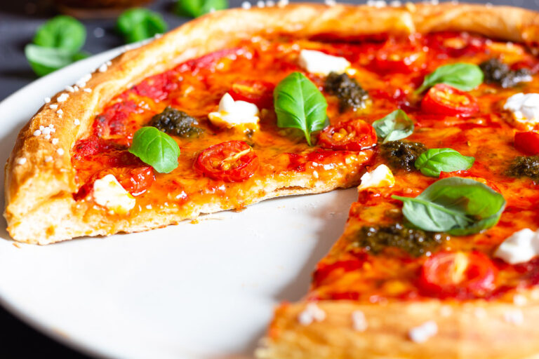 Vegane Brizza - Die Brezelpizza - Cheap And Cheerful Cooking