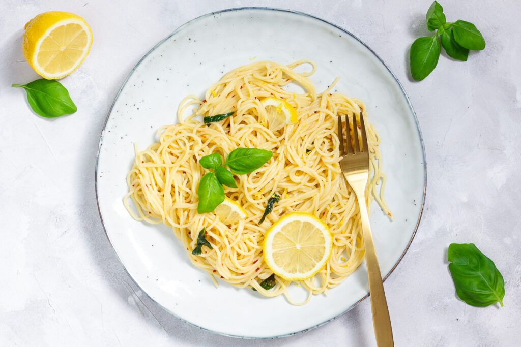 One Pot Zitronen Pasta (Pasta al limone) - Cheap And Cheerful Cooking